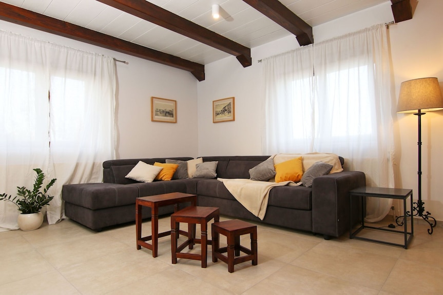 Stone Villa Olea-three Bedroom Villa With Pool - Postira
