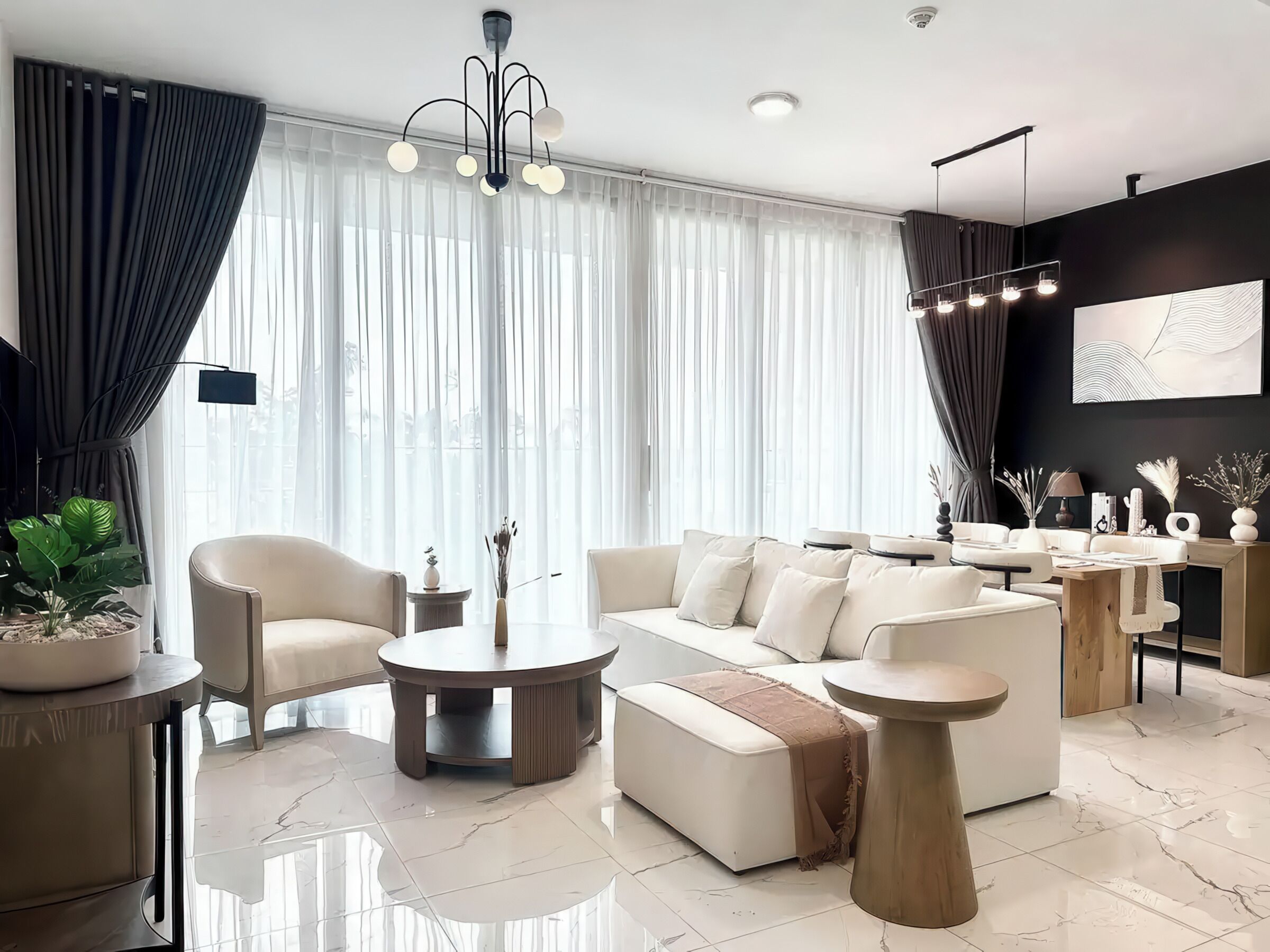 Apartamento Superior, 3 quartos, cozinha, Vista para a cidade | Sala de estar | Televisor 