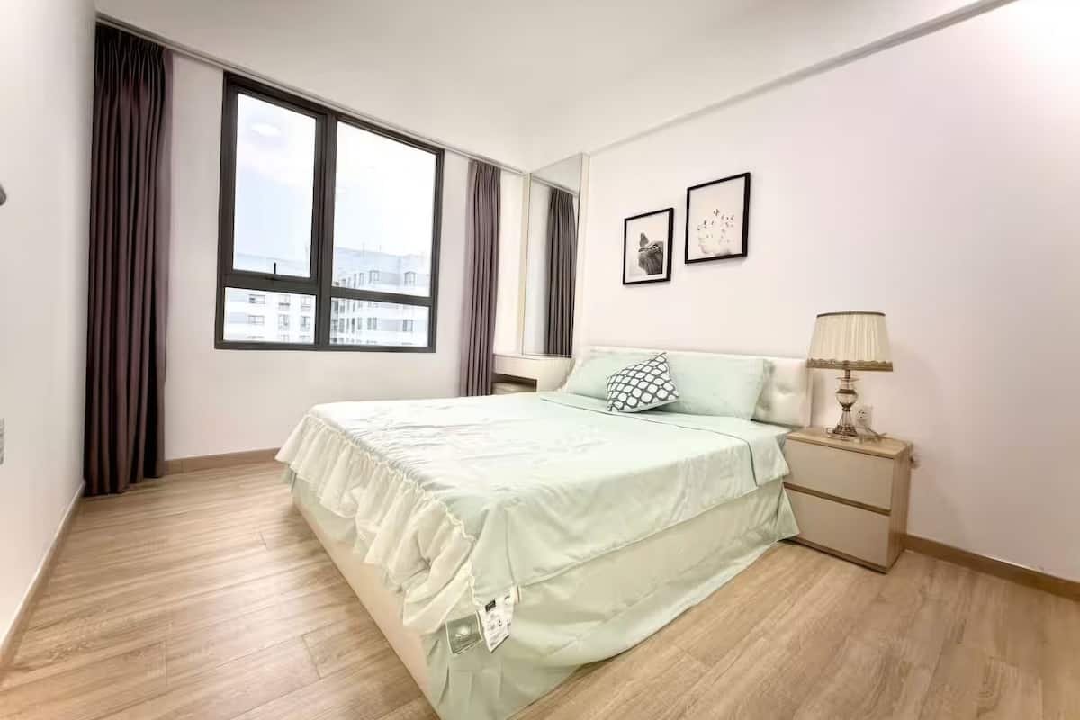 Apartamento Superior, 1 quarto, cozinha, Vista para a cidade | Minibar, secretária, secretária adequada para computadores portáteis