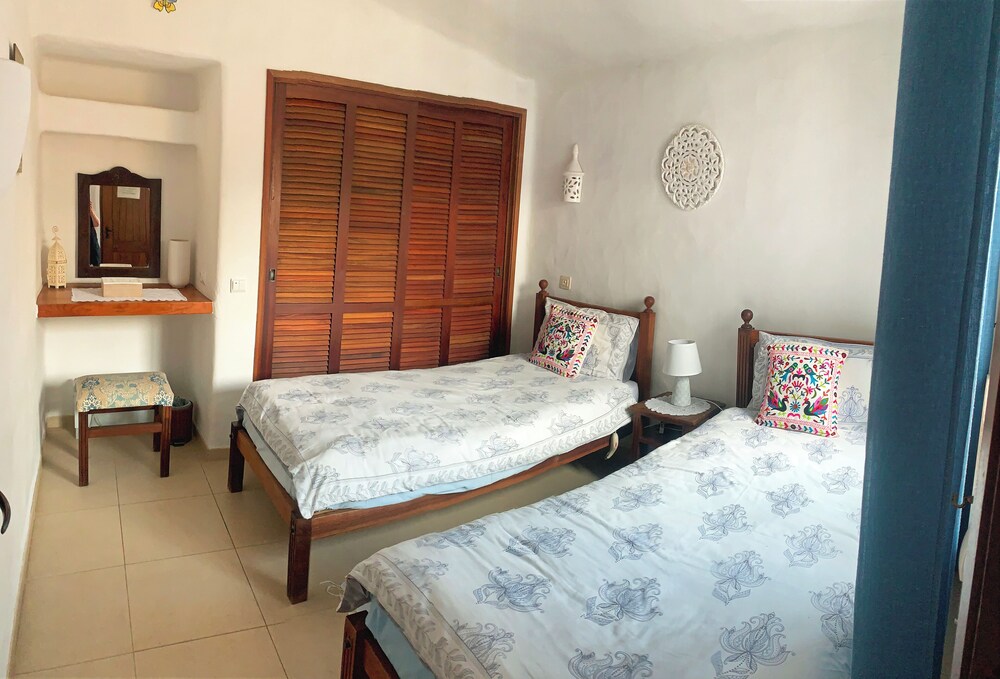 Exceptional 3 bed 2 bath villa, roof terrace, beautiful panoramic views ...