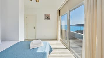 Apartamento Panorâmico | Cofre no quarto, cortinas/cortinados opacos, quartos insonorizados