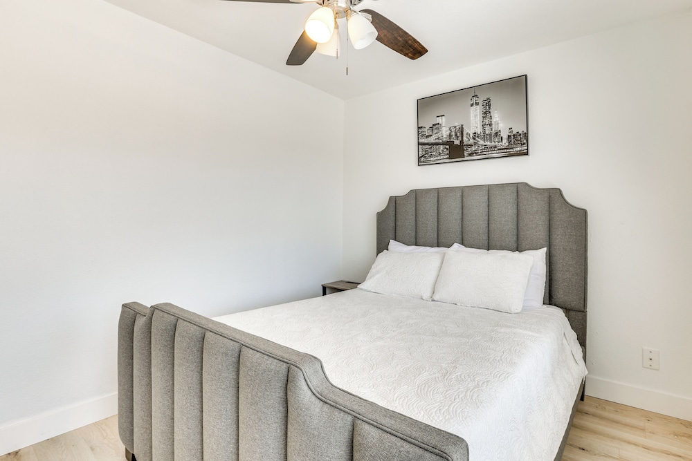 Glendale Home W/ Pool, Basketball + Bbq! - Phoenix, AZ