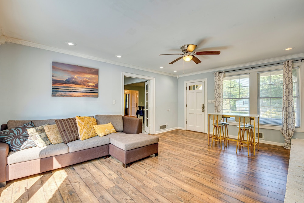 Spacious Home W/ Hot Tub, 14 Mi To Downtown Atl! - Atlanta, GA