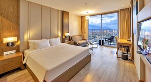 Condo empresarial, 1 cama Queen, sacada, vista para a cidade | Roupas de cama de algodão egípcio, roupas de cama premium