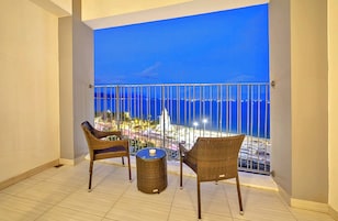 Quarto luxo, 1 cama Queen, vista para a cidade | Terraço/pátio