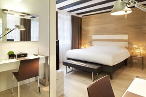 Quarto luxo | Roupas de cama premium, frigobar, cofres nos quartos, escrivaninha