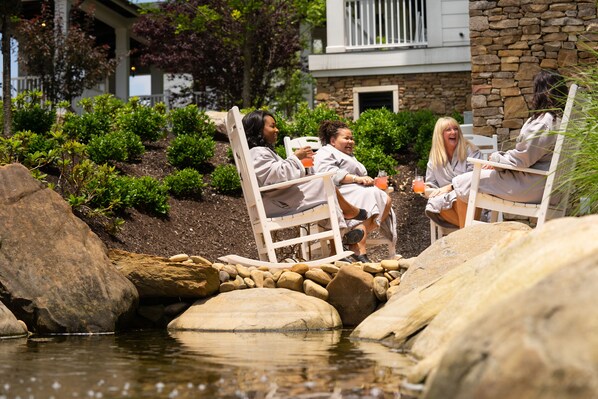 Dollywood's DreamMore Resort Reviews, Deals & Photos 2023 - Expedia