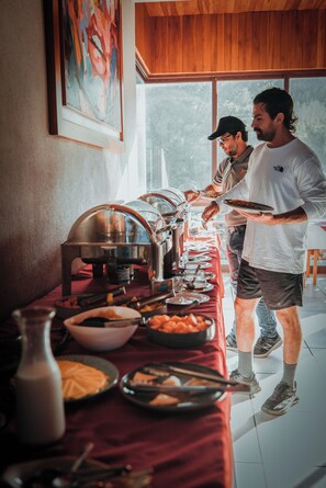 Pequeno-almoço tipo buffet diário incluído 