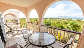 Apartamento, 1 cama King, vista para o oceano | Vista da sacada