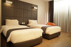 Quarto duplo luxo | 1 quarto, frigobar, cofres nos quartos, escrivaninha