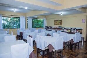 Pequeno-almoço tipo buffet diário incluído 