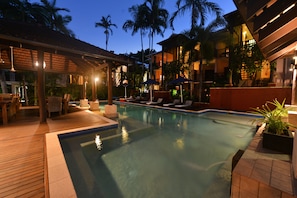 2 piscinas exteriores, uma piscina aquecida 