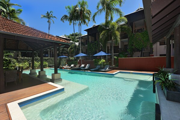 2 piscinas exteriores, uma piscina aquecida 