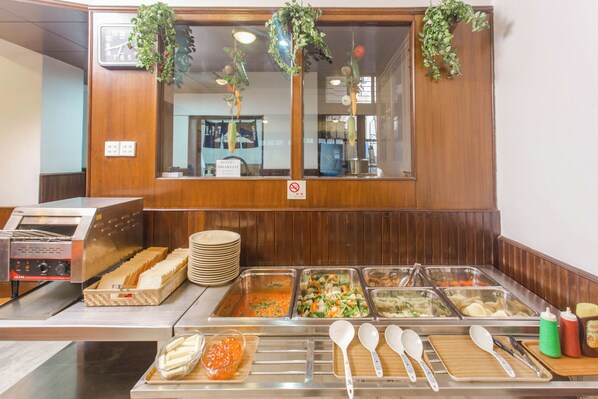 Pequenos-almoços, almoços, jantares servidos, cozinha internacional