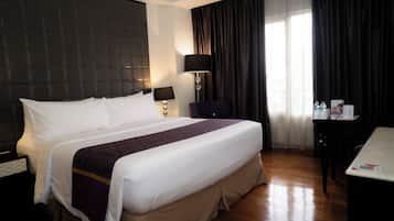 Quarto Júnior, 1 quarto, não fumadores, Vista para a cidade | 1 quarto, cofre no quarto, secretária, Wi-fi grátis