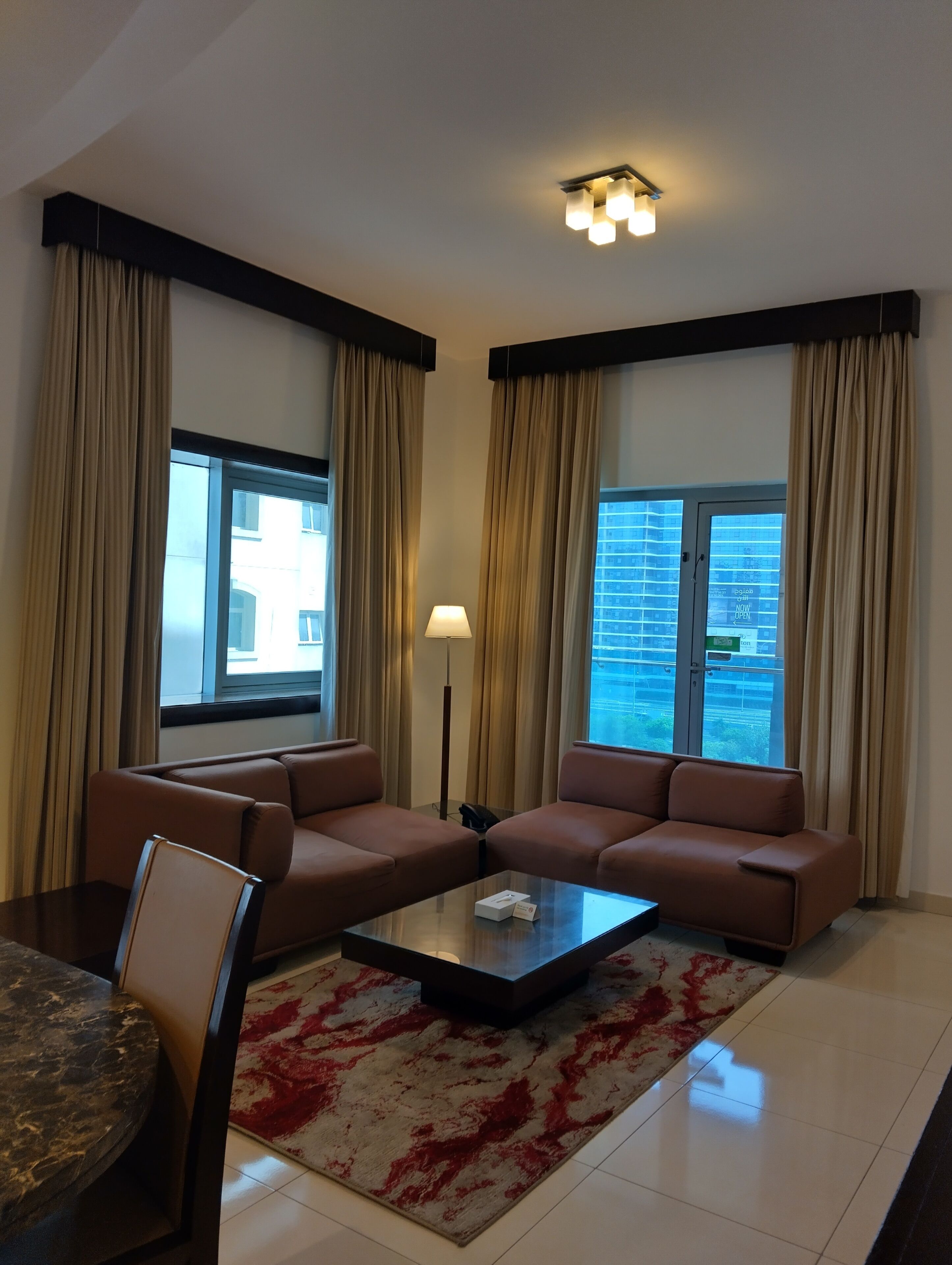 Apartamento, 1 quarto | Sala de estar | Televisor de 32 polegadas com canais por cabo 