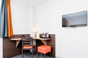 Secretária, quartos insonorizados, Wi-fi grátis 