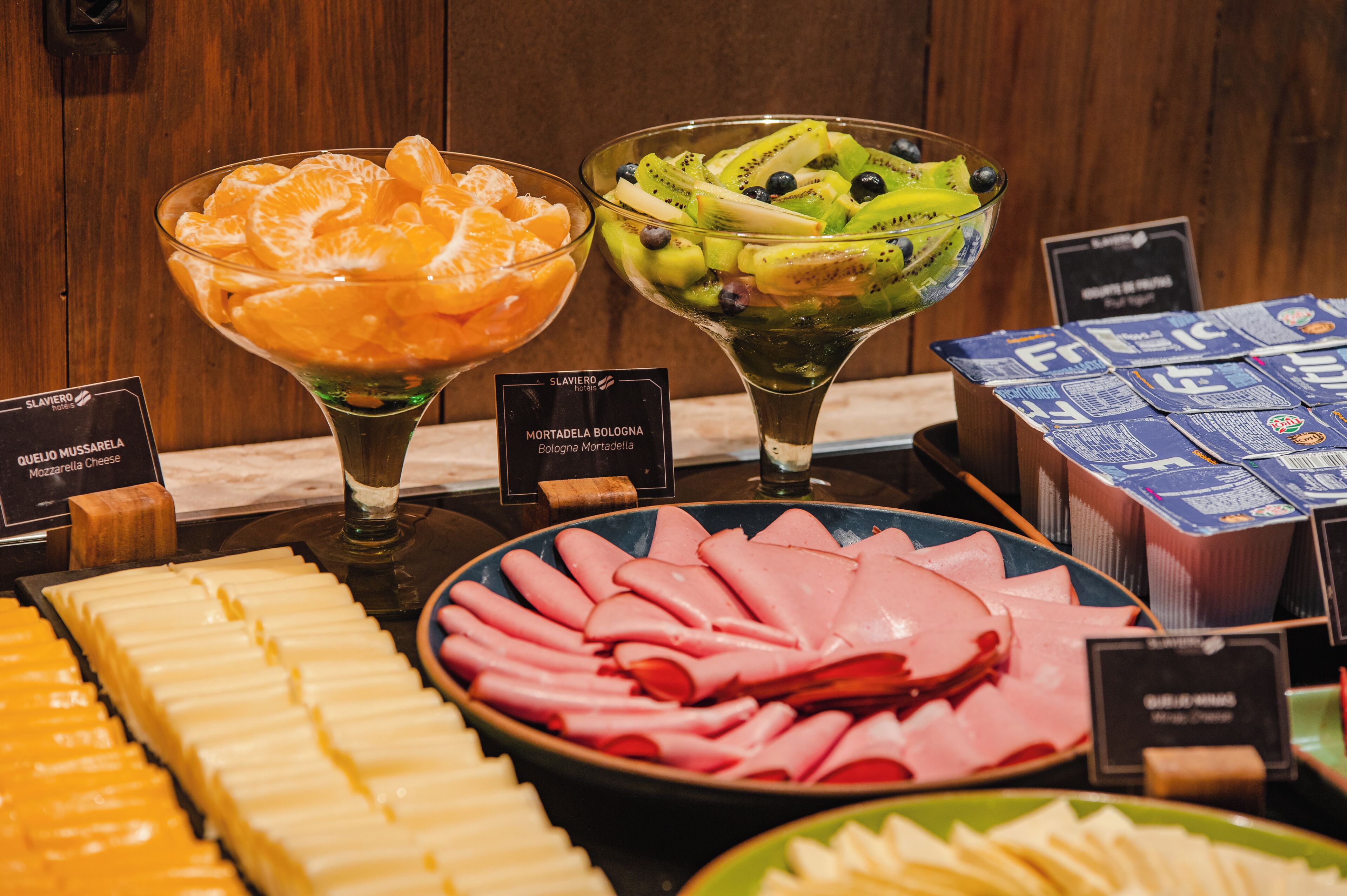 Café da manhã com buffet grátis todos os dias