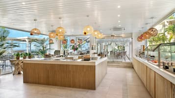 Pequeno-almoço tipo buffet diário incluído