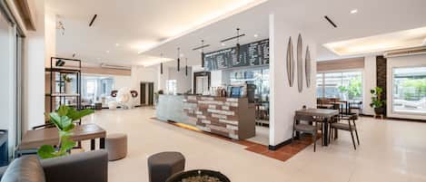 Área de estar no saguão