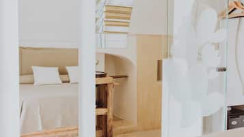 Quarto Clássico com Cama de Casal | Roupa de alta qualidade, minibar, cofre no quarto, Wi-fi grátis