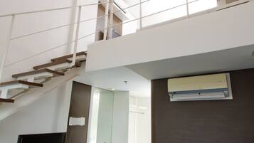 Cofre no quarto, secretária, Wi-fi grátis, roupa de cama fornecida