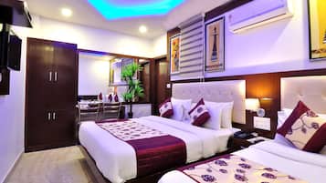 Quarto Triplo Deluxe | Secretária, Wi-fi grátis, roupa de cama fornecida