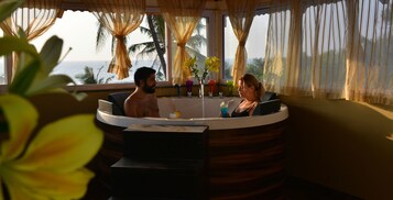 Apartamento de Luxo, 2 quartos, cozinha, vista para o mar | Vista para a praia ou o mar