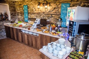 Pequeno-almoço tipo buffet diário incluído 