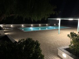 Piscina exterior sazonal 