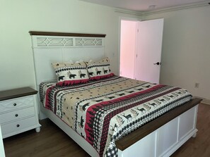 1 quarto, individualmente decorados, individualmente mobiliados