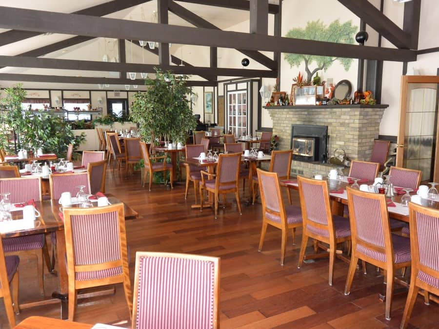 2 restaurantes: opção de café da manhã, almoço e jantar