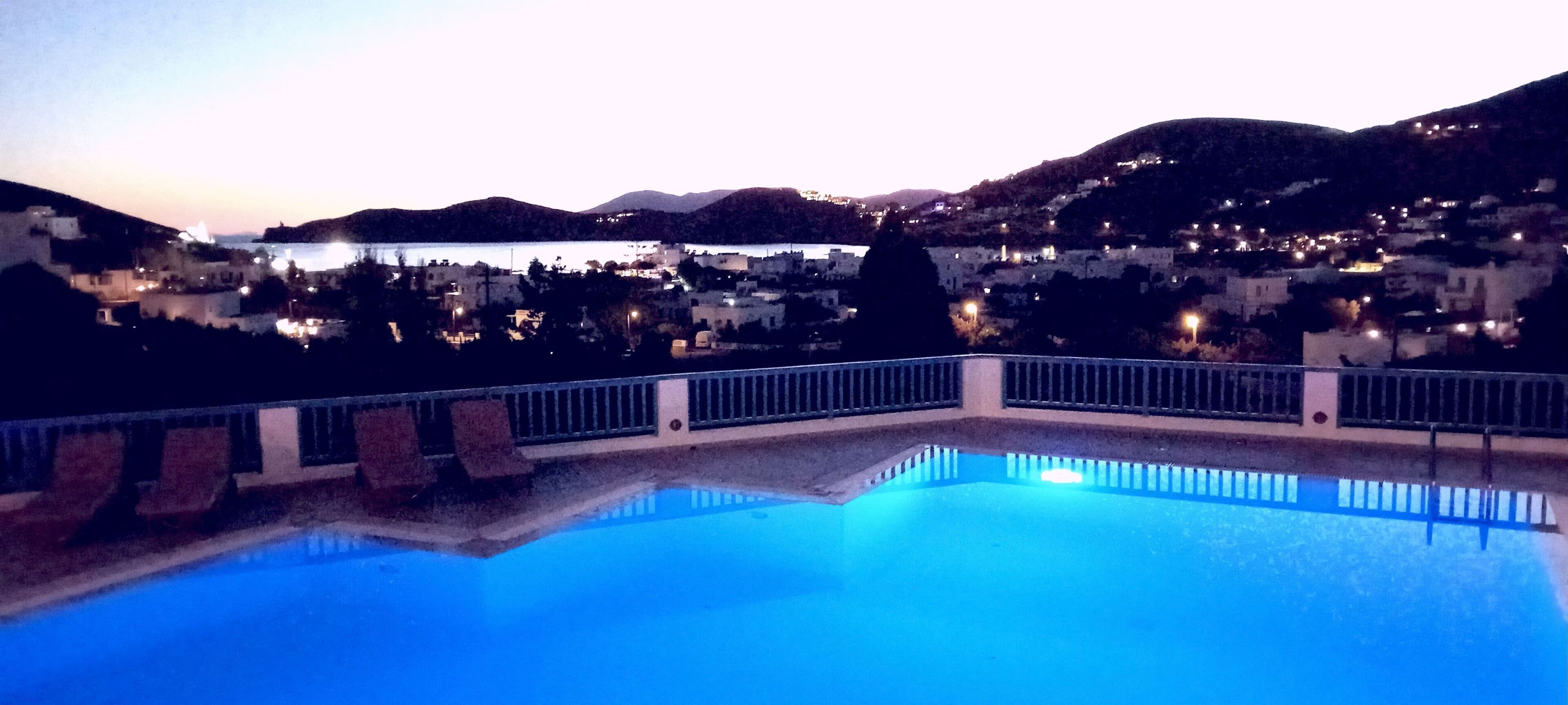 Piscina exterior sazonal, da(s) 9:00 à(s) 20:00, guarda-sóis 