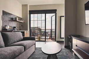 Roupa de alta qualidade, cofre no quarto, cortinas/cortinados opacos 