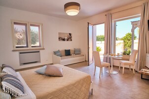 Quarto Superior (1) | Roupa de alta qualidade, minibar, secretária, Wi-fi grátis