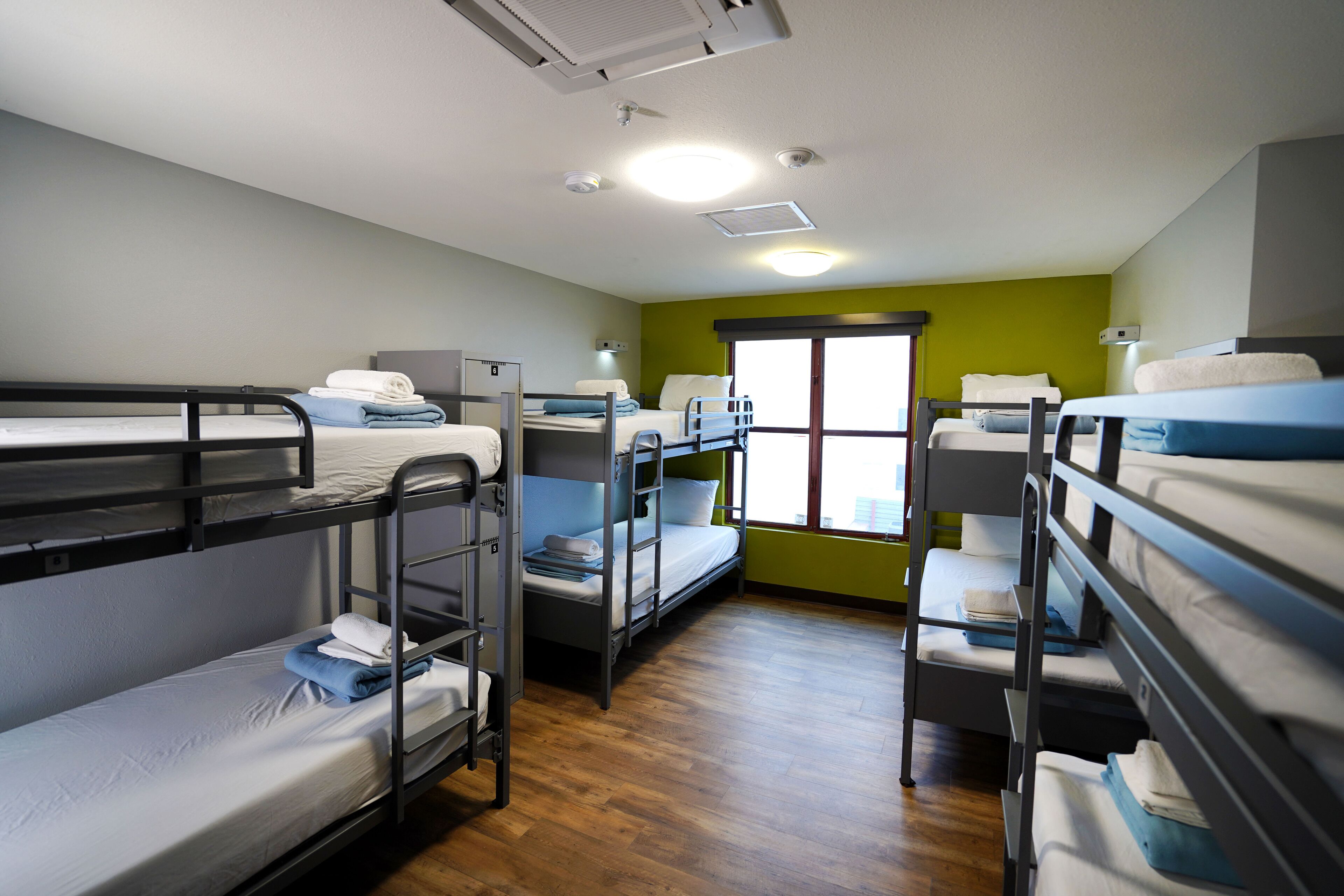 HI Los Angeles Santa Monica Hostel in Los Angeles: Find Hotel Reviews ...