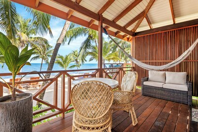 Coconut Row Boutique Hotel