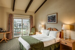 Quarto Standard, 1 cama queen-size, varanda | Cofre no quarto, secretária, quartos insonorizados, Wi-fi grátis 