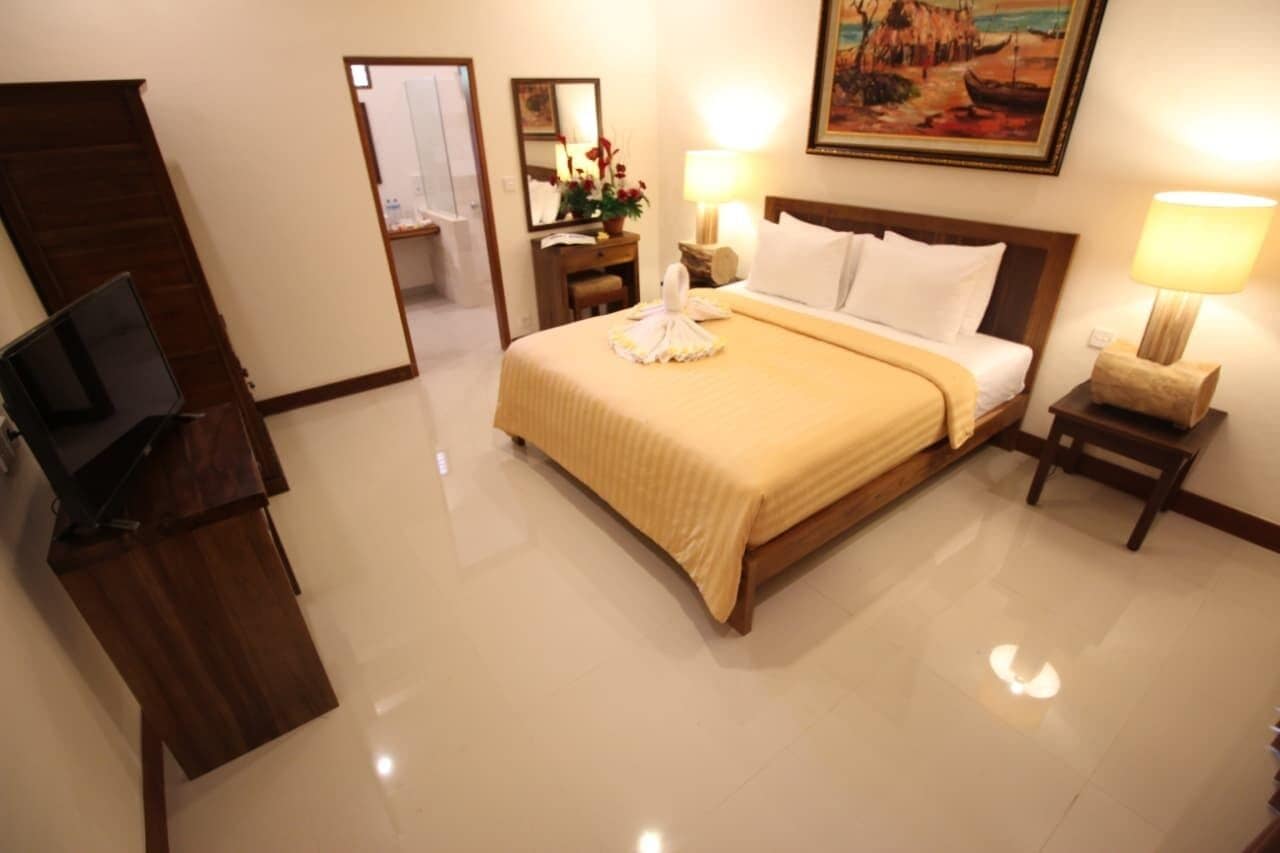 Quarto Deluxe, 1 cama de casal | Cofre no quarto, secretária, Wi-fi grátis, roupa de cama fornecida 