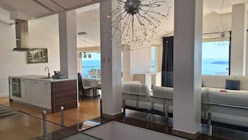 Cobertura luxo, 3 quartos, vista para o mar | Área de estar
