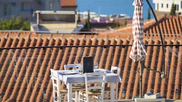 2 piscinas externas, guarda-sóis, espreguiçadeiras