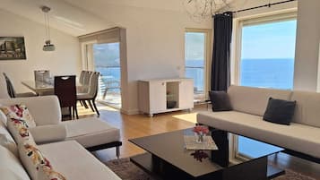 Cobertura luxo, 3 quartos, vista para o mar | Área de estar
