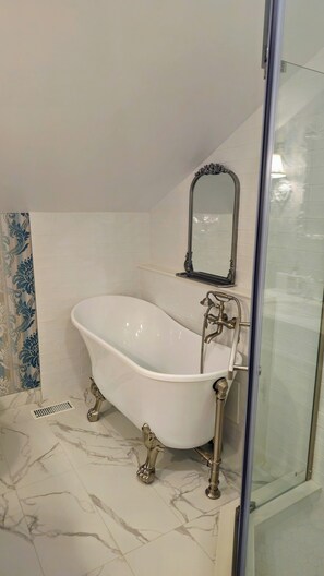 Quarto clássico, 1 cama Queen | Roupas de cama premium, individualmente decorados