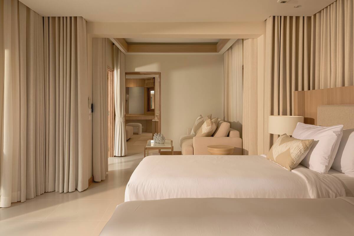 Roupa de alta qualidade, camas de colchão viscoelástico, minibar