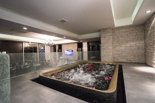 Sauna seca, aromaterapia, massagens tailandesas, esfoliação corporal