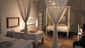 Quarto triplo design | Frigobar, cofres nos quartos, individualmente decorados