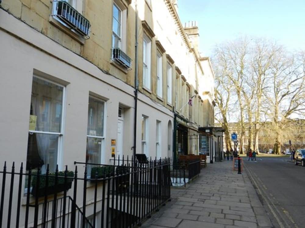 Brocks Guest House - Wiltshire