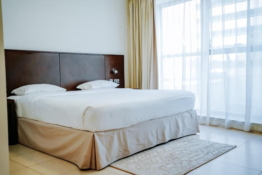 Minibar, cofre no quarto, com decoração personalizada 