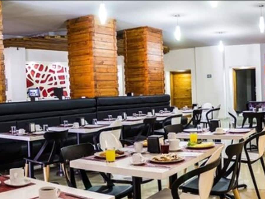 Pequenos-almoços, almoços e jantares servidos