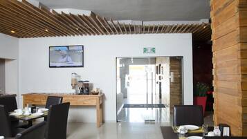 Café da manhã, almoço e jantar